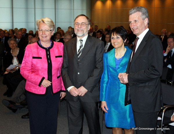 Günter Oettinger, Annette Schavan und Nils Schmid gratulieren Dr. Peter ...