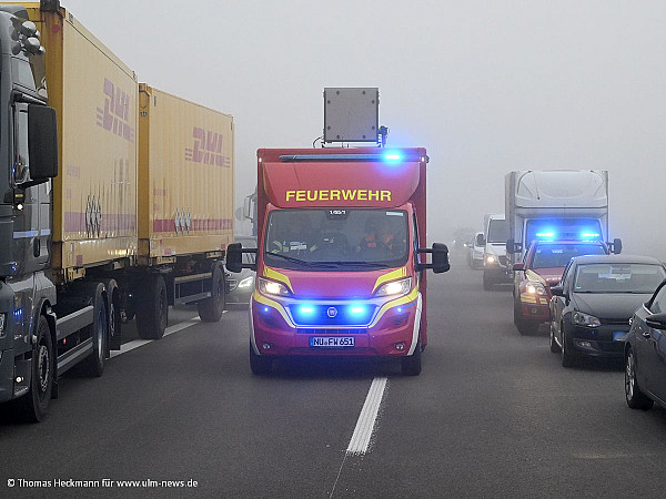 Schwerverletzte nach Kreuzungsunfall im Nebel in Neu-Ulm