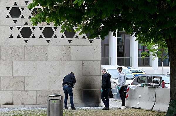 47 Jähriger Wegen Brandanschlag Auf Ulmer Synagoge Zu Fast Drei Jahren