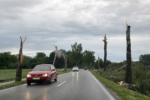 Über Donaustetten toben Unwetter und Tornado - hoher Sachschaden - zum Glück niemand verletzt